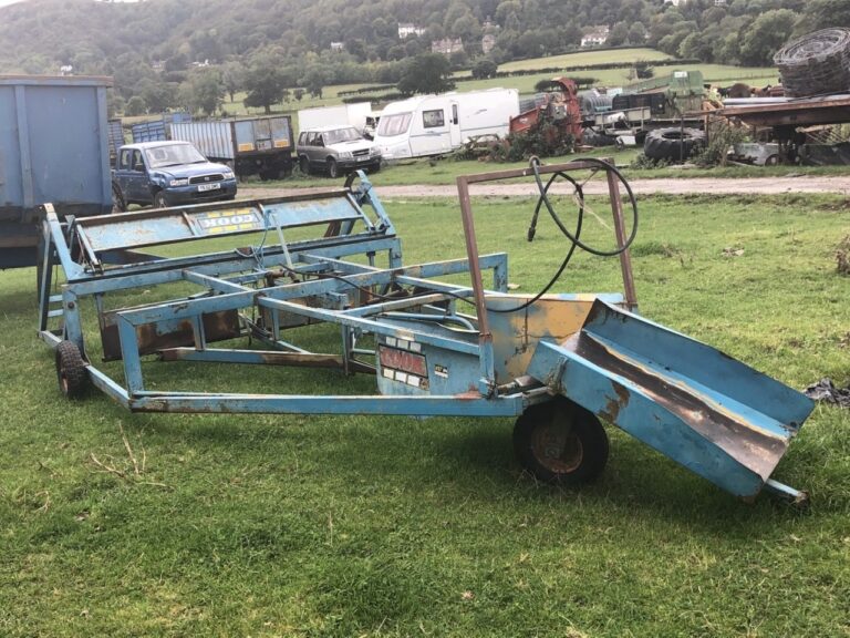 Cooks flat 8 bale sledge - Pallisers of Hereford Ltd