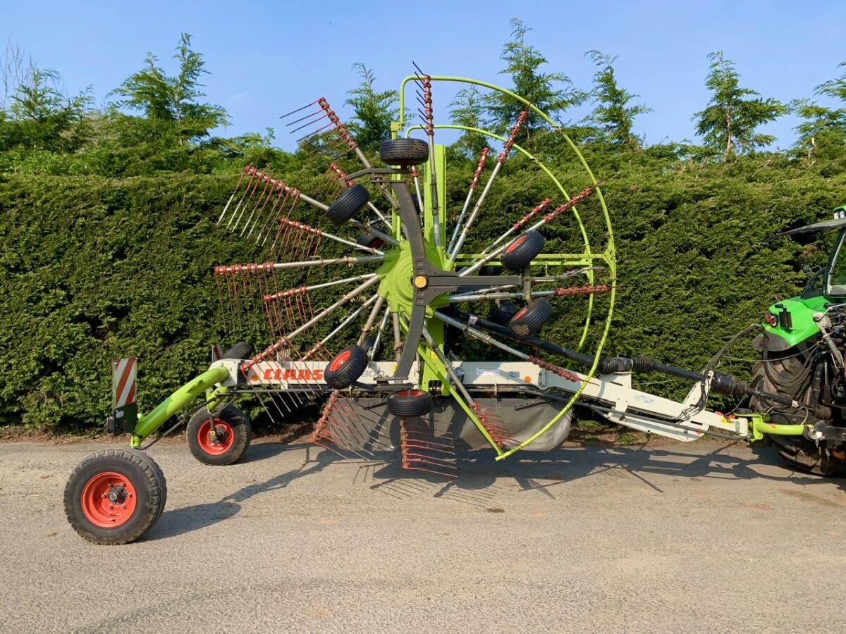 Claas Liner 2800 double rotor rake - Pallisers of Hereford Ltd