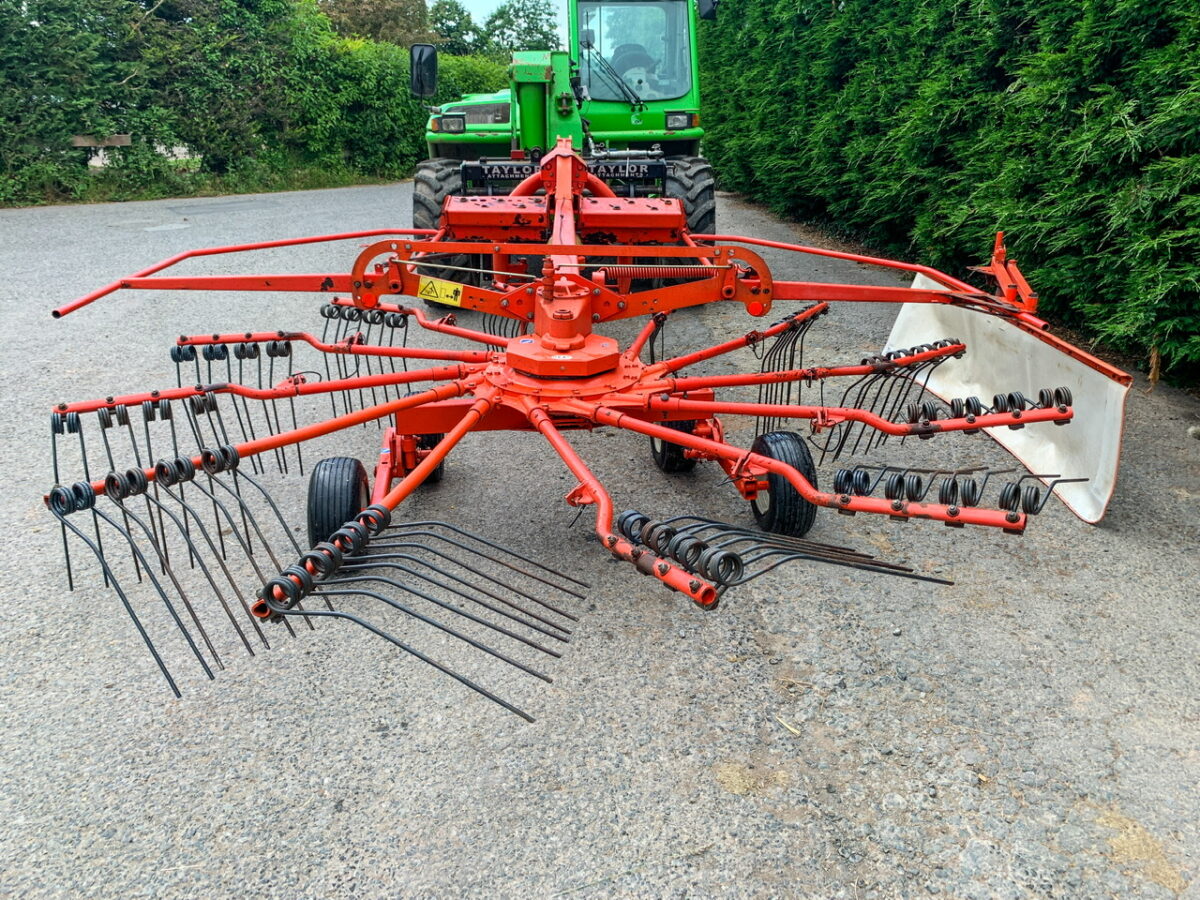 Kuhn GA 4321 GM single rotor rake - Pallisers of Hereford Ltd