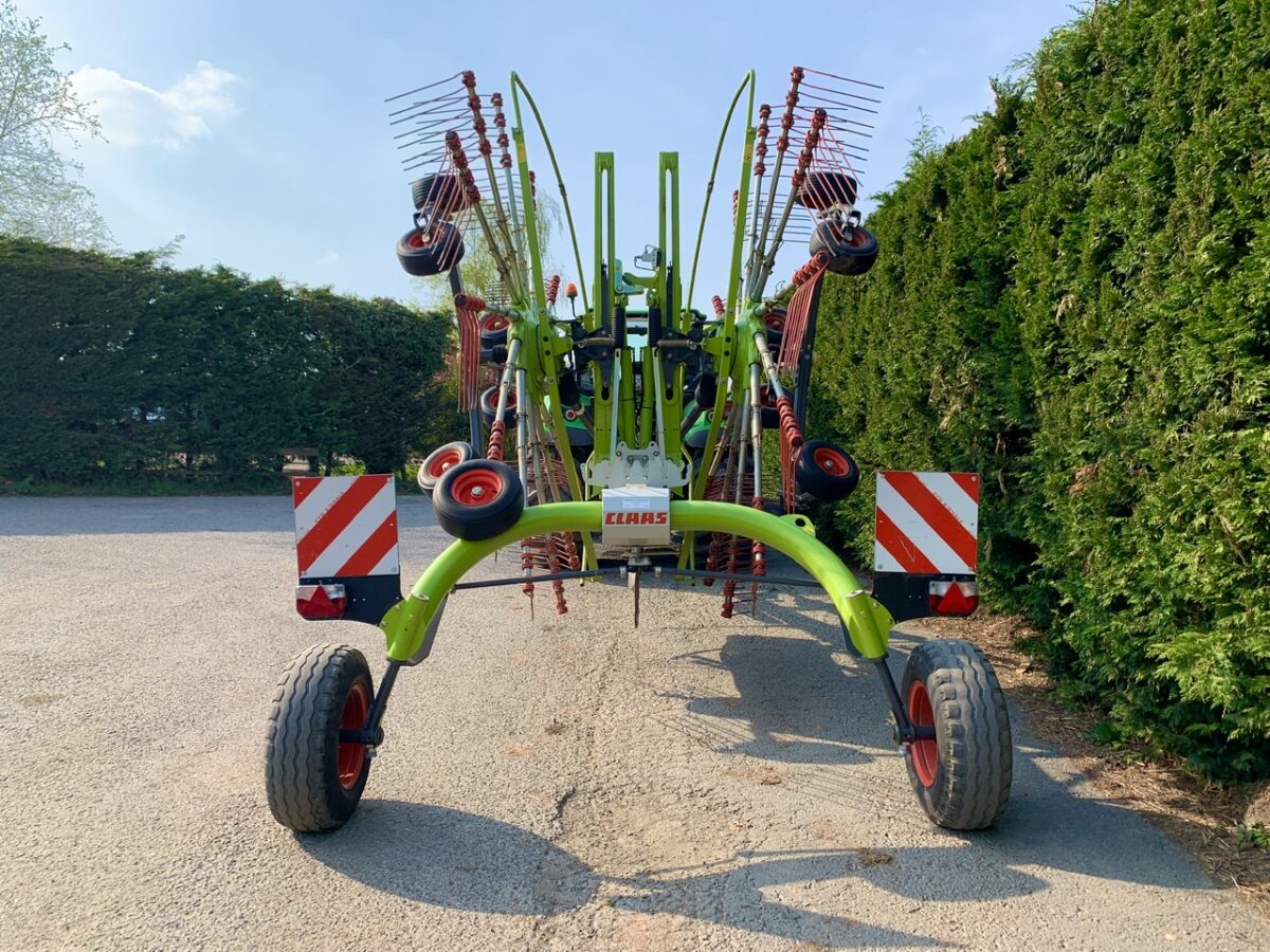 Claas Liner 2800 double rotor rake - Pallisers of Hereford Ltd