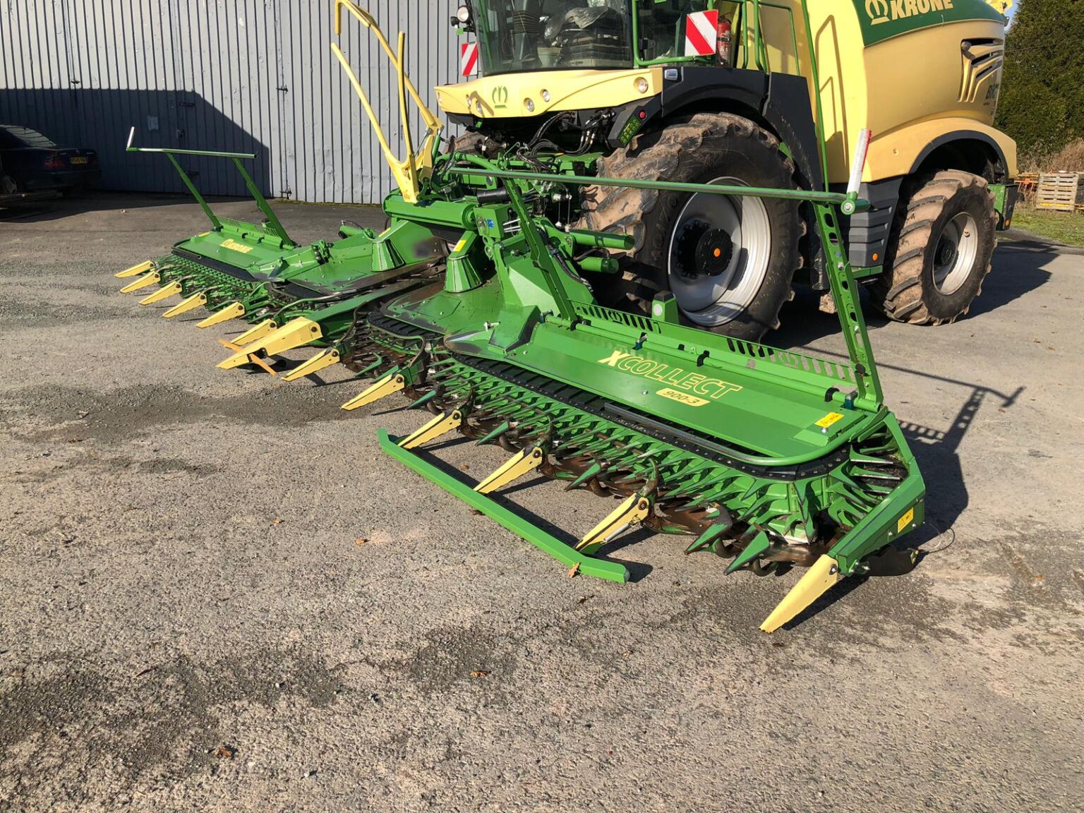Krone XCollect 900-3 maize header - Pallisers of Hereford Ltd