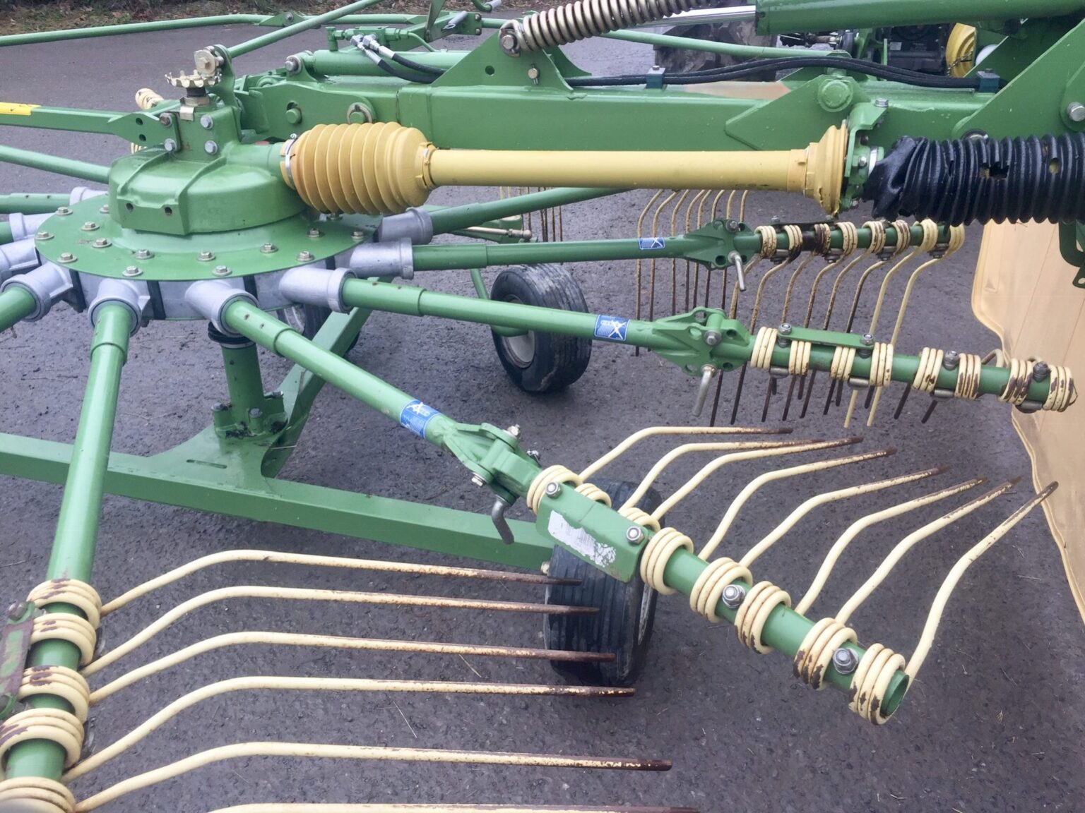 Krone Swadro 800 double rotor rake - Pallisers of Hereford Ltd