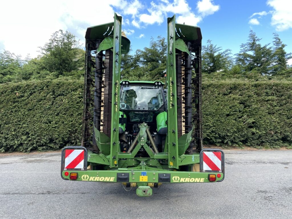 Krone B870 CV butterfly mowers – Pallisers of Hereford Ltd